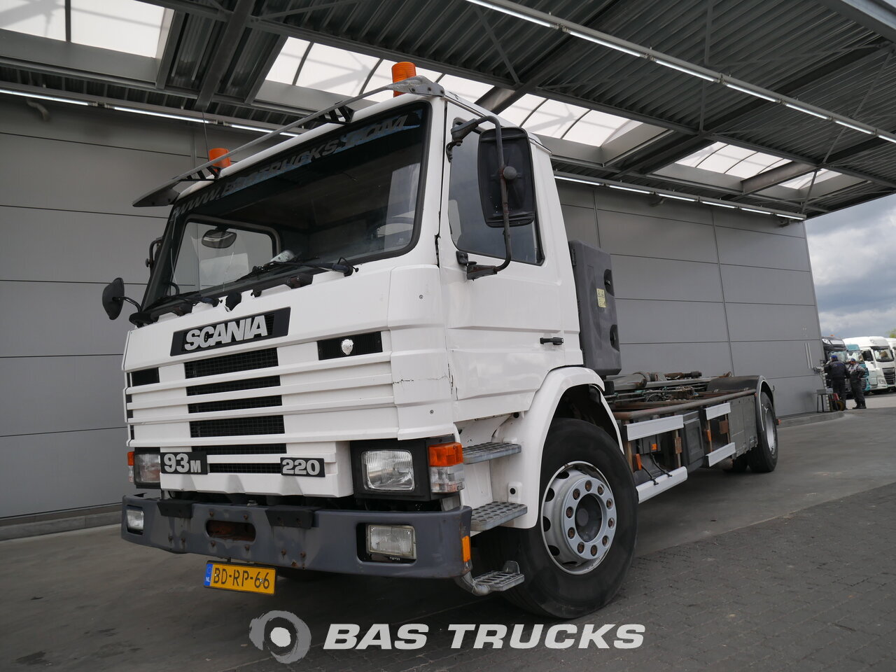 Scania P93 M 220 1996 Camiones Sistema de contenedores - BAS Trucks